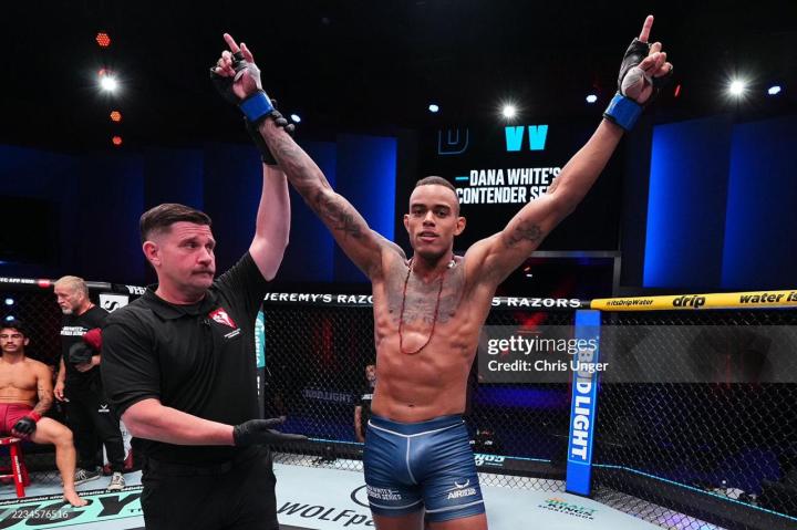 Baiano Samuel Sanches nocauteia americano e assina contrato com UFC